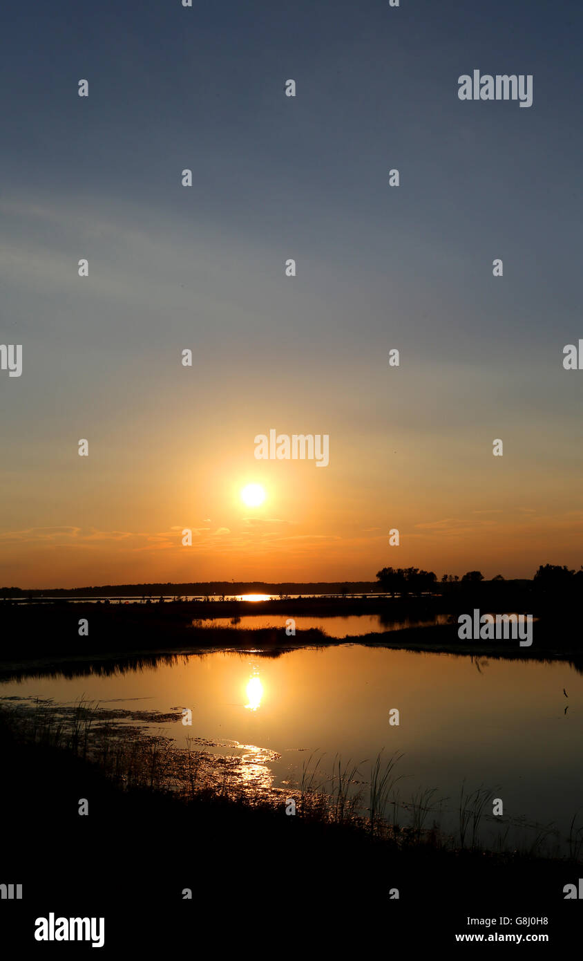 Sunset river nature hi-res stock photography and images - Alamy