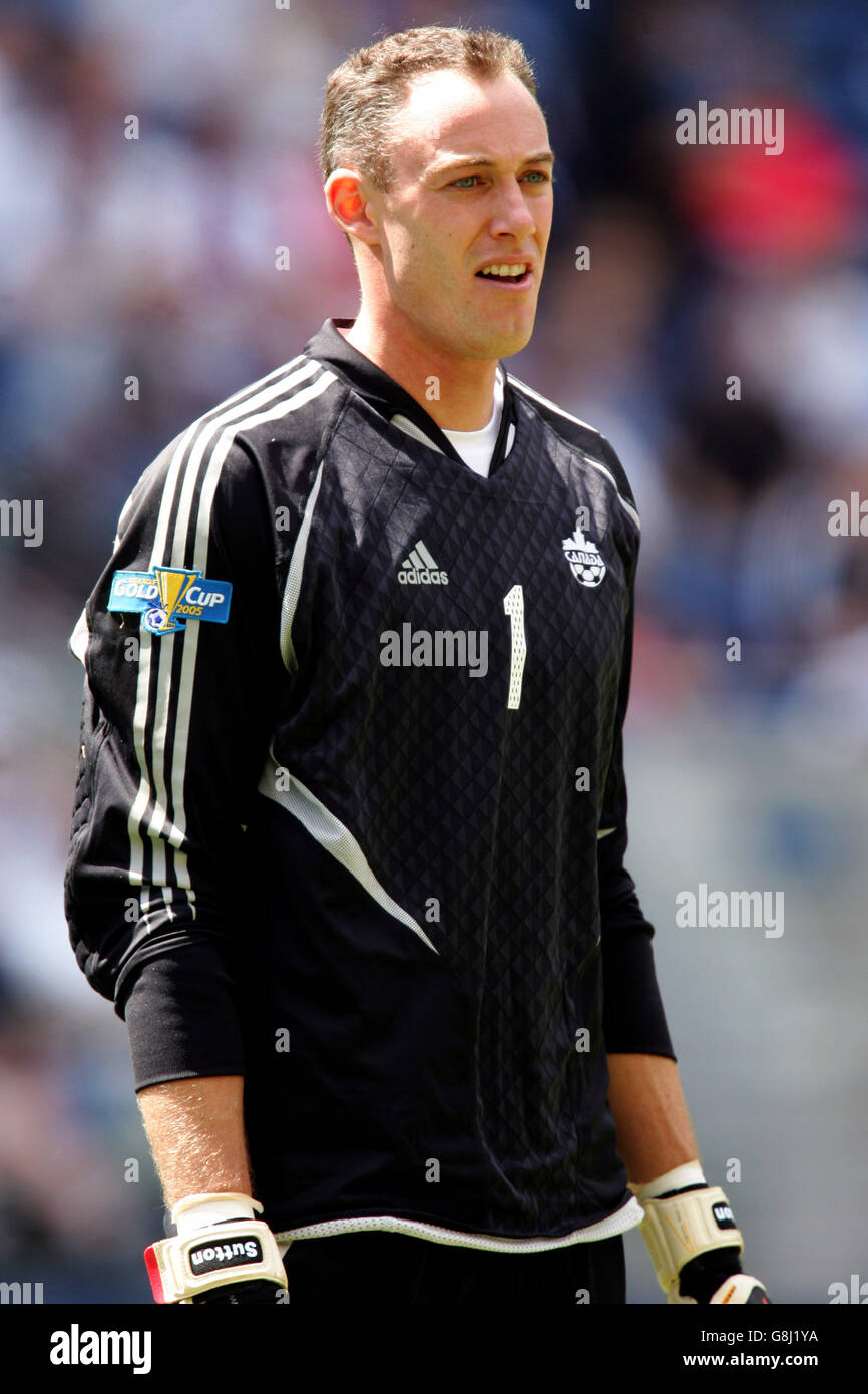 Canada goalkeeper greg sutton hi-res stock photography and images - Alamy