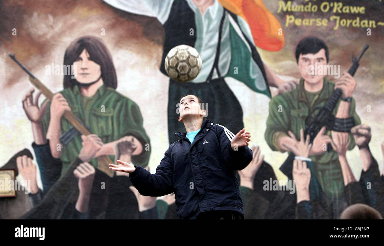 Ballymurphy estate hi-res stock photography and images - Alamy