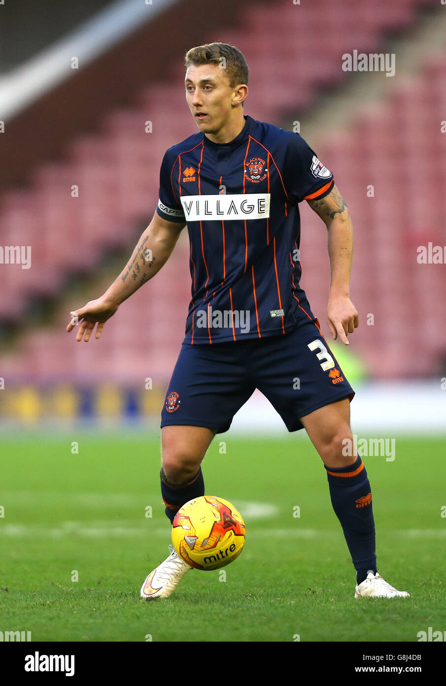 Barnsley v Blackpool - Sky Bet League One - Oakwell. David Ferguson ...