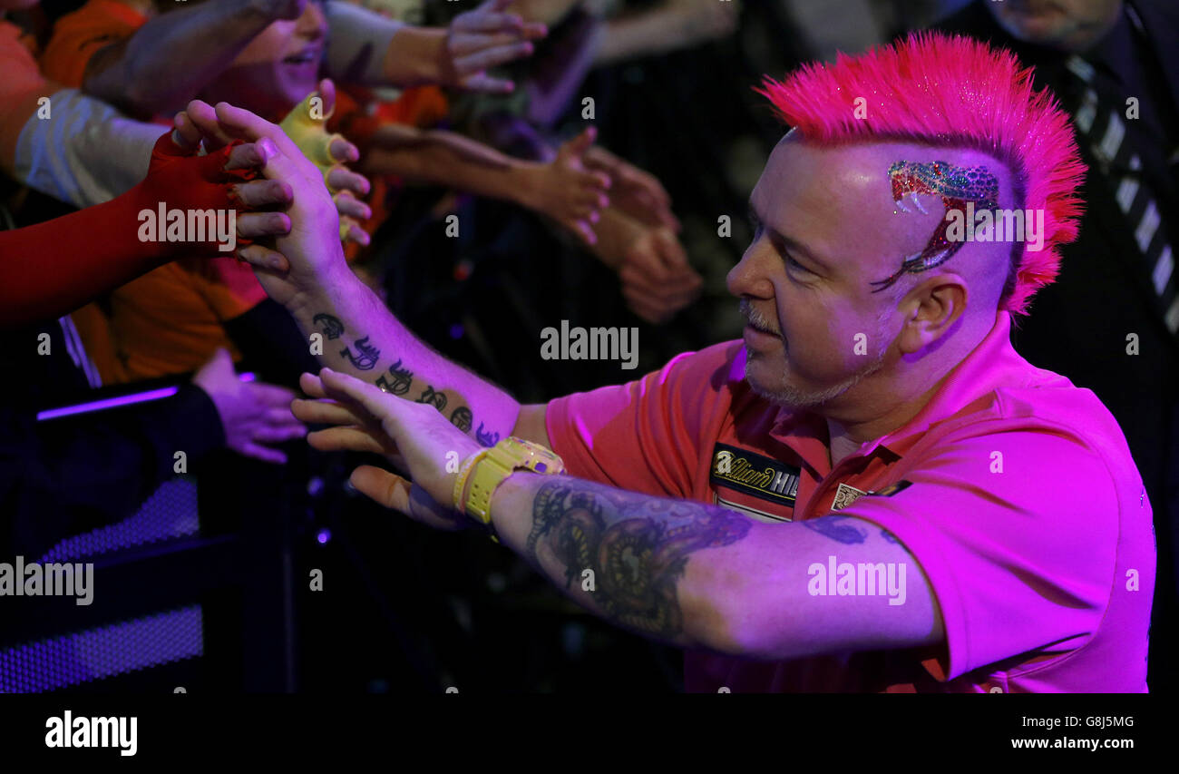 Peter Wright during the walk on in the Quarter Finals match during day ...