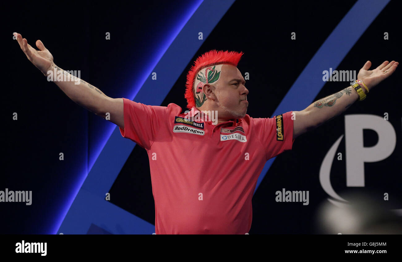 Peter Wright during the walk on in the Quarter Finals match during day ...