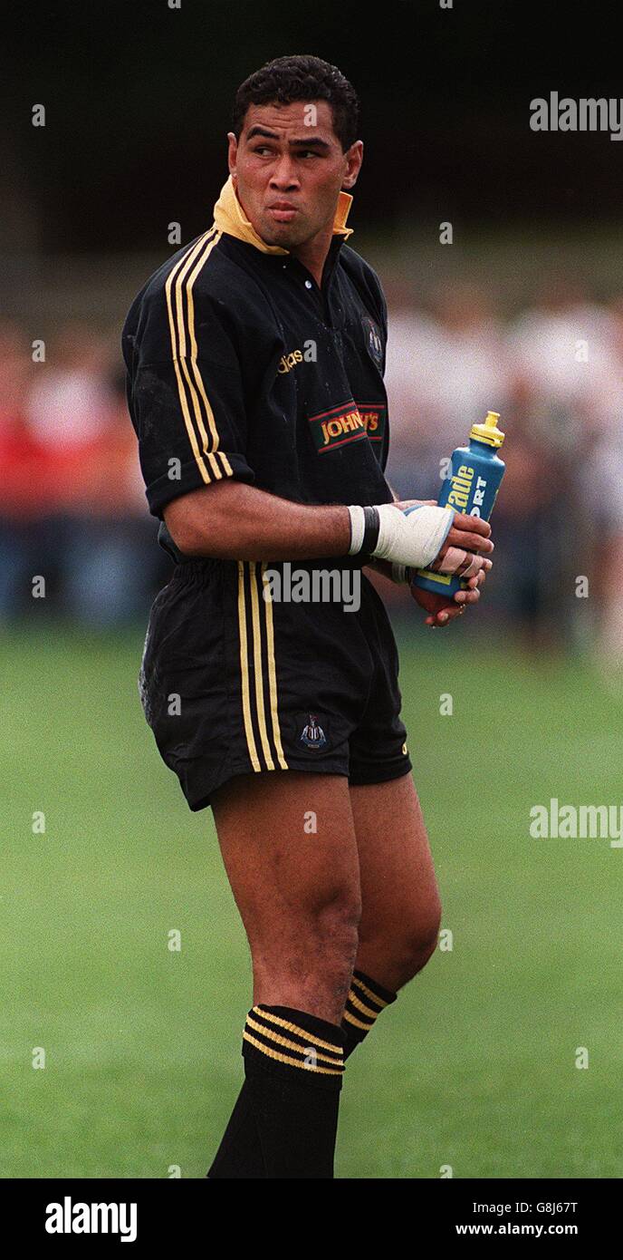 Rugby Union, Bath V Newcastle. Pat Lam, Newcastle Stock Photo - Alamy