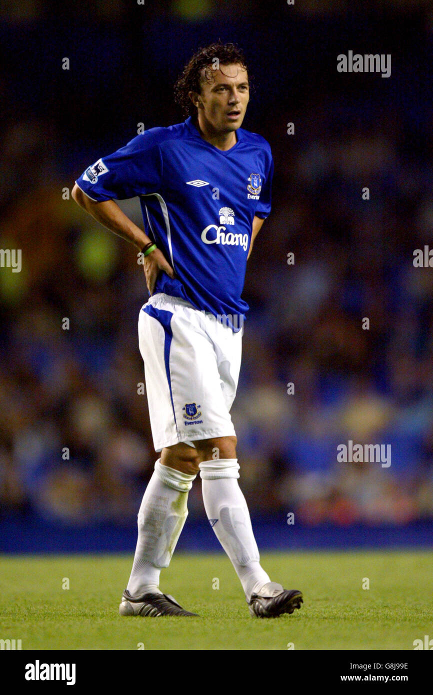 Simon davies everton hi-res stock photography and images - Alamy