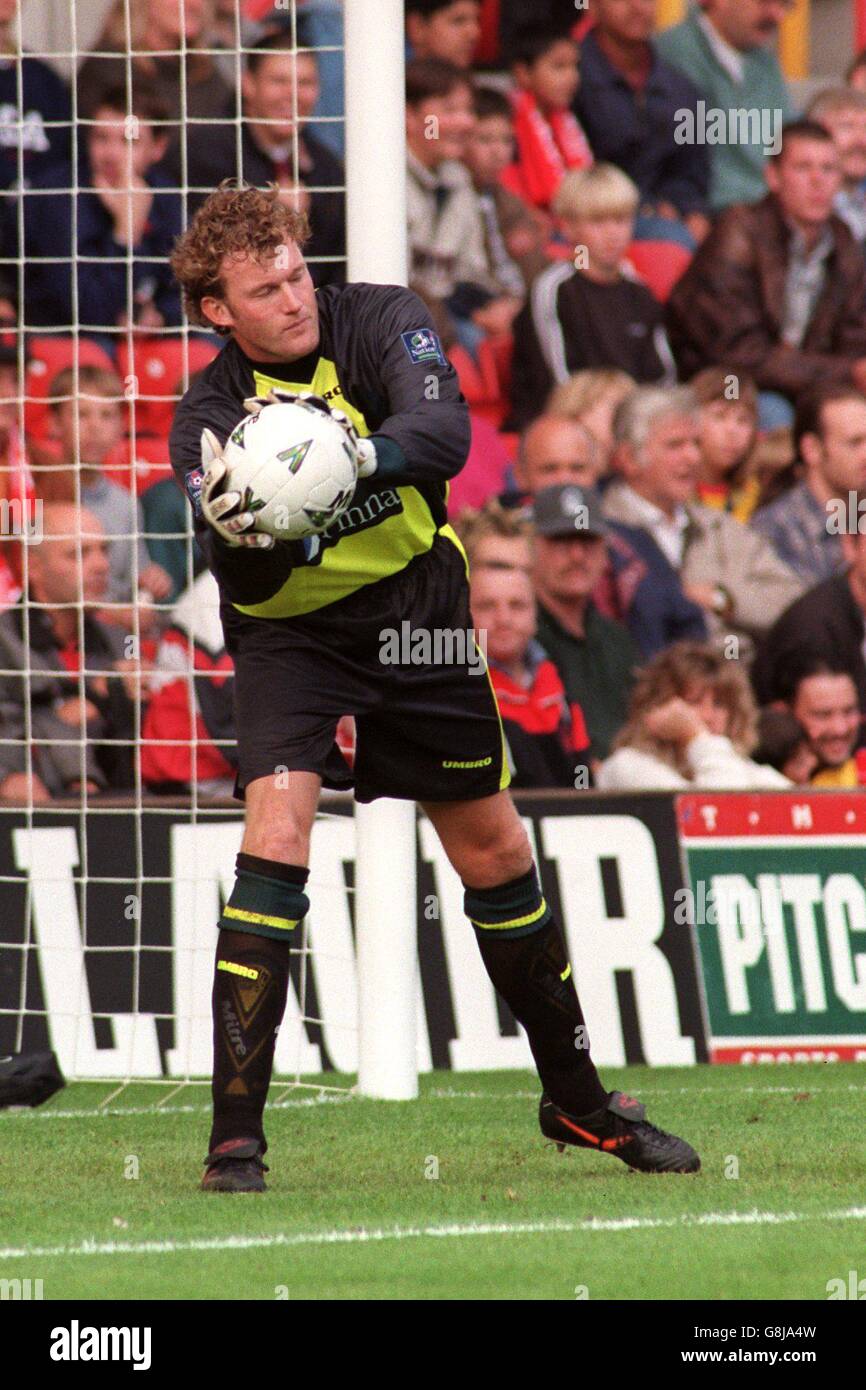 David beasant hi-res stock photography and images - Alamy