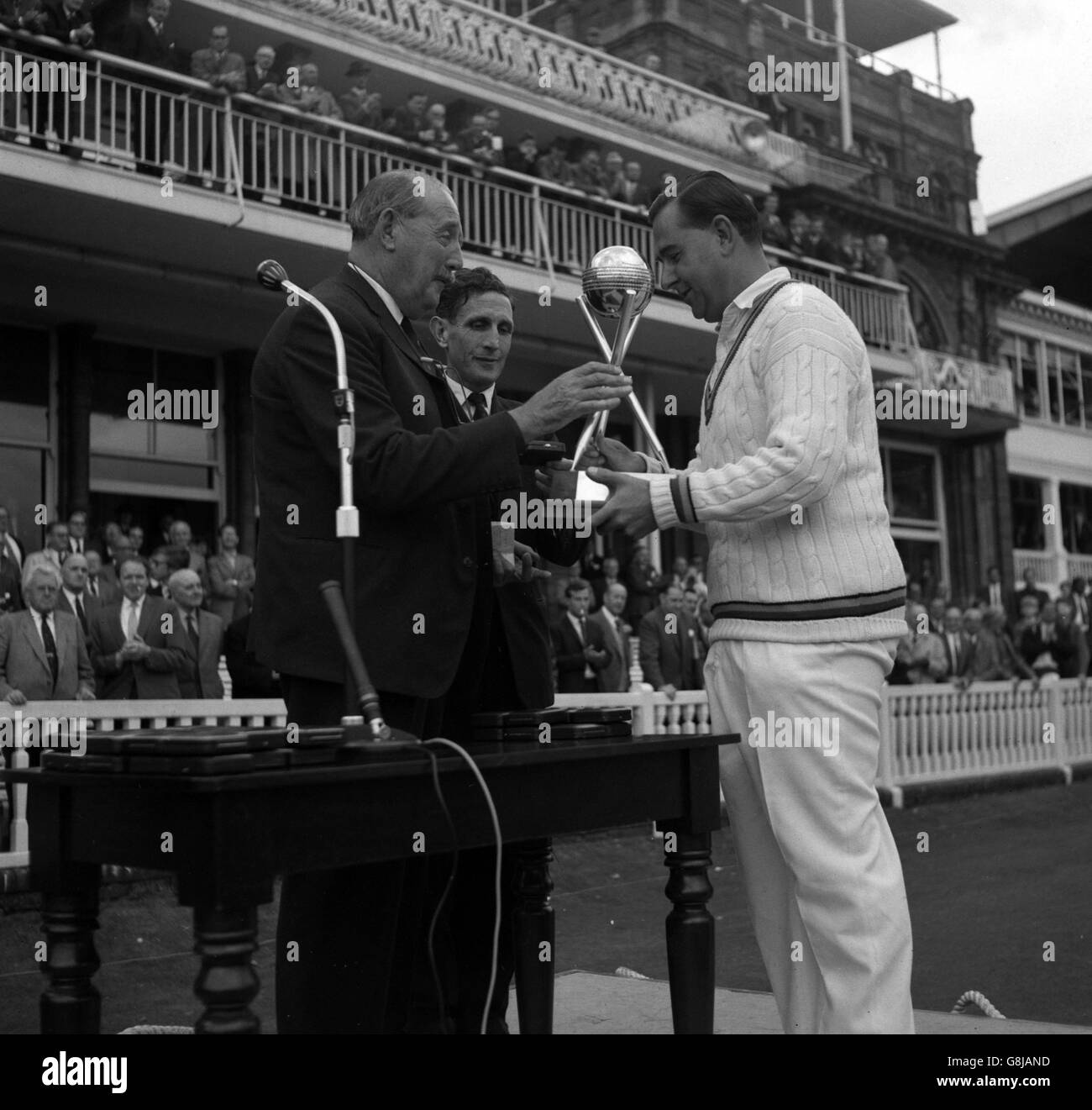 Rothmans trophy hi-res stock photography and images - Alamy