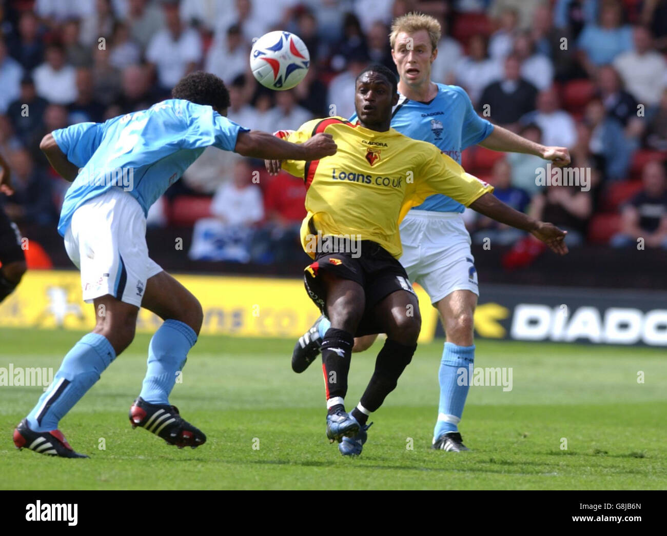 Watford's Anthony McNamee moves the battle around the Preston defence Stock Photo - Alamy