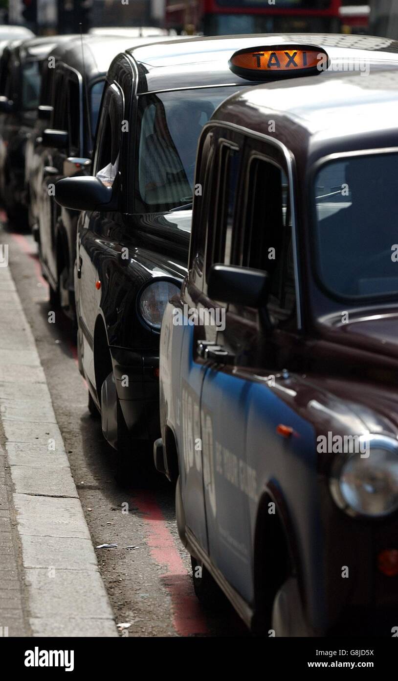 Paddington station taxi rank hi-res stock photography and images - Alamy