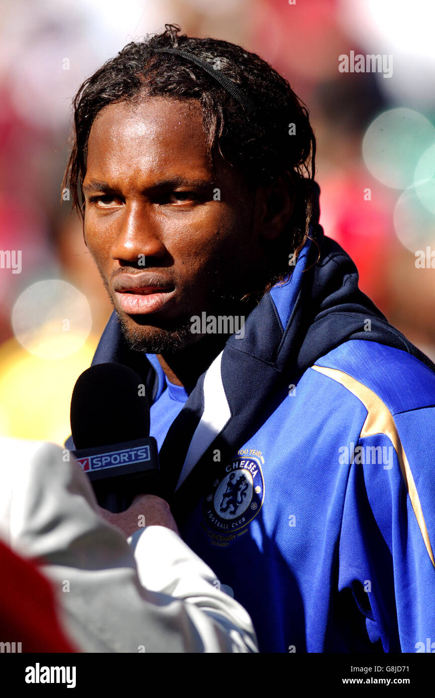 Fa community shield millennium stadium hi-res stock photography and ...