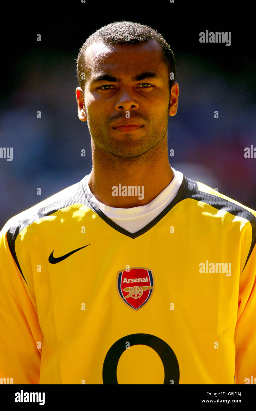 Ashley cole arsenal hi-res stock photography and images - Alamy