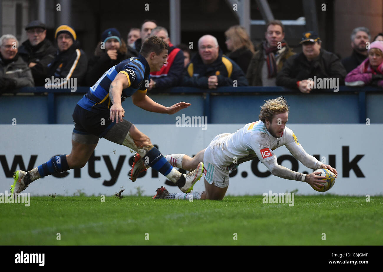 Harlequins charlie walker hi-res stock photography and images - Alamy