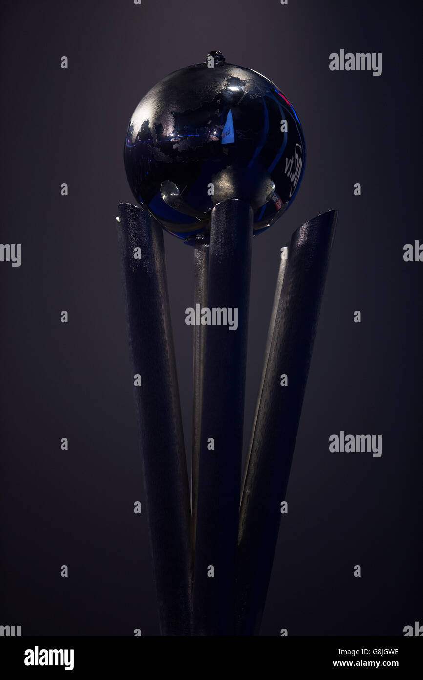 General view of the Sid Waddell trophy before the final during day ...