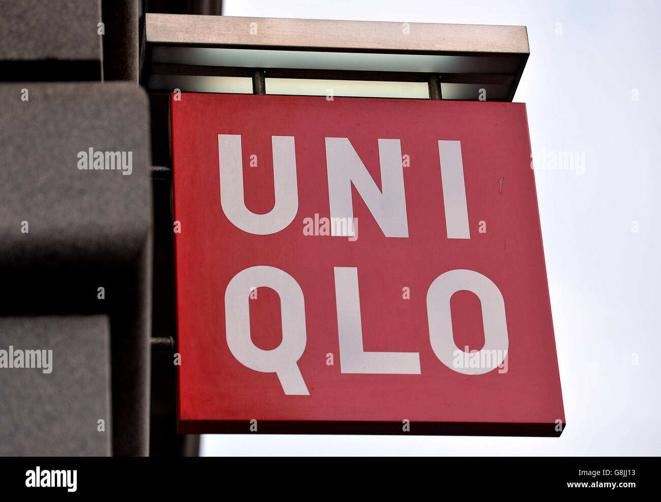 Uniqlo sign logo hi-res stock photography and images - Alamy