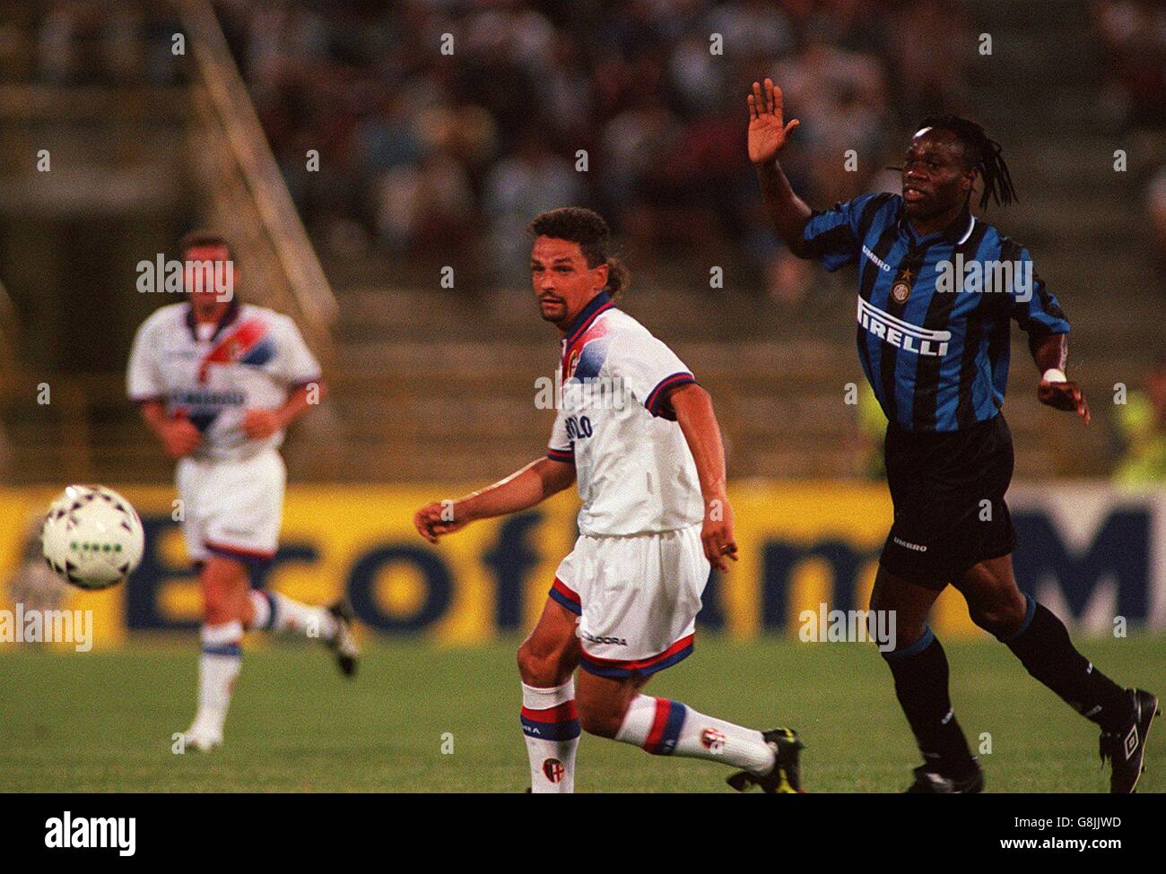 Roberto baggio inter hi-res stock photography and images - Alamy