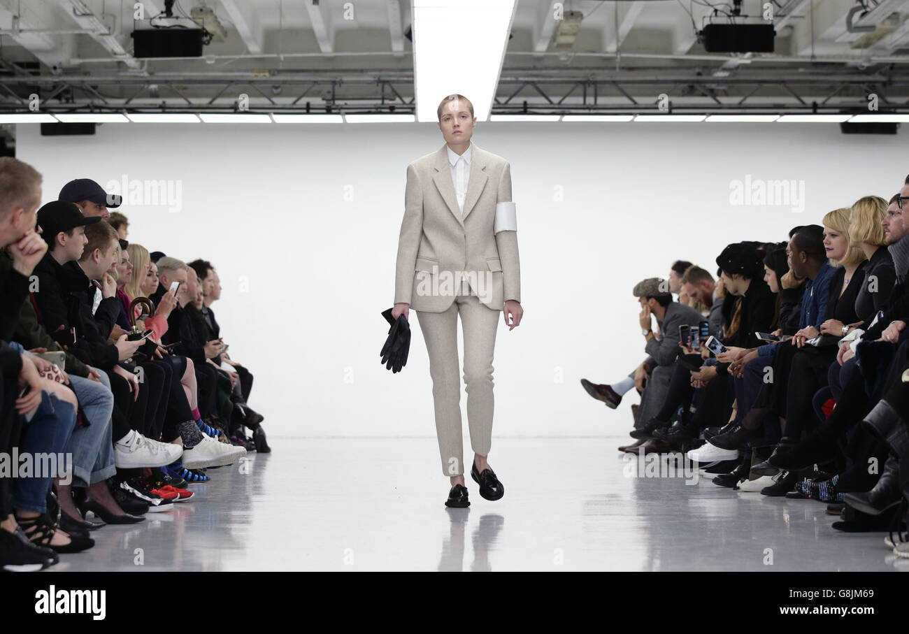 Matthew Miller catwalk - London Collections Men AW2016 Stock Photo - Alamy