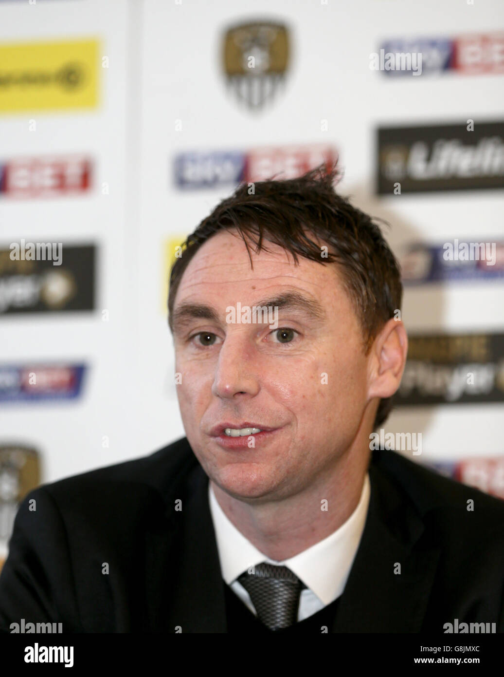 Jamie fullarton unveiling meadow lane hi-res stock photography and ...