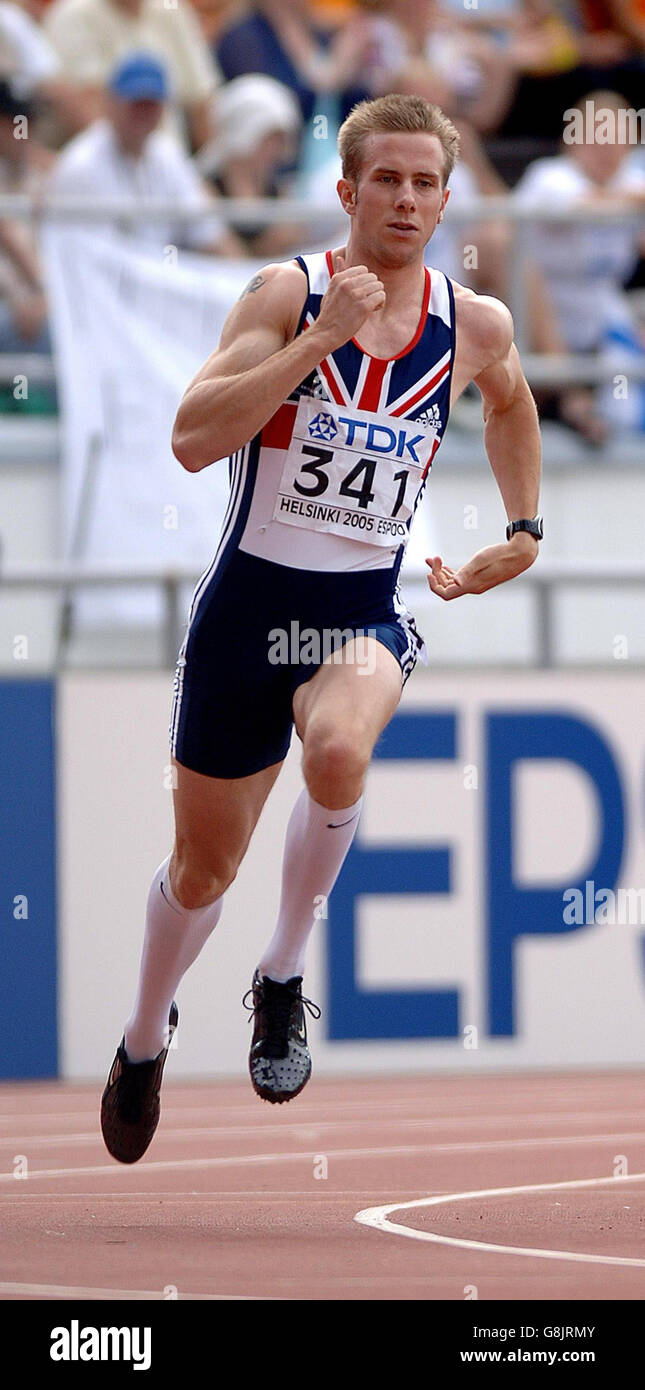 Mens 400m heat 1 hi-res stock photography and images - Alamy