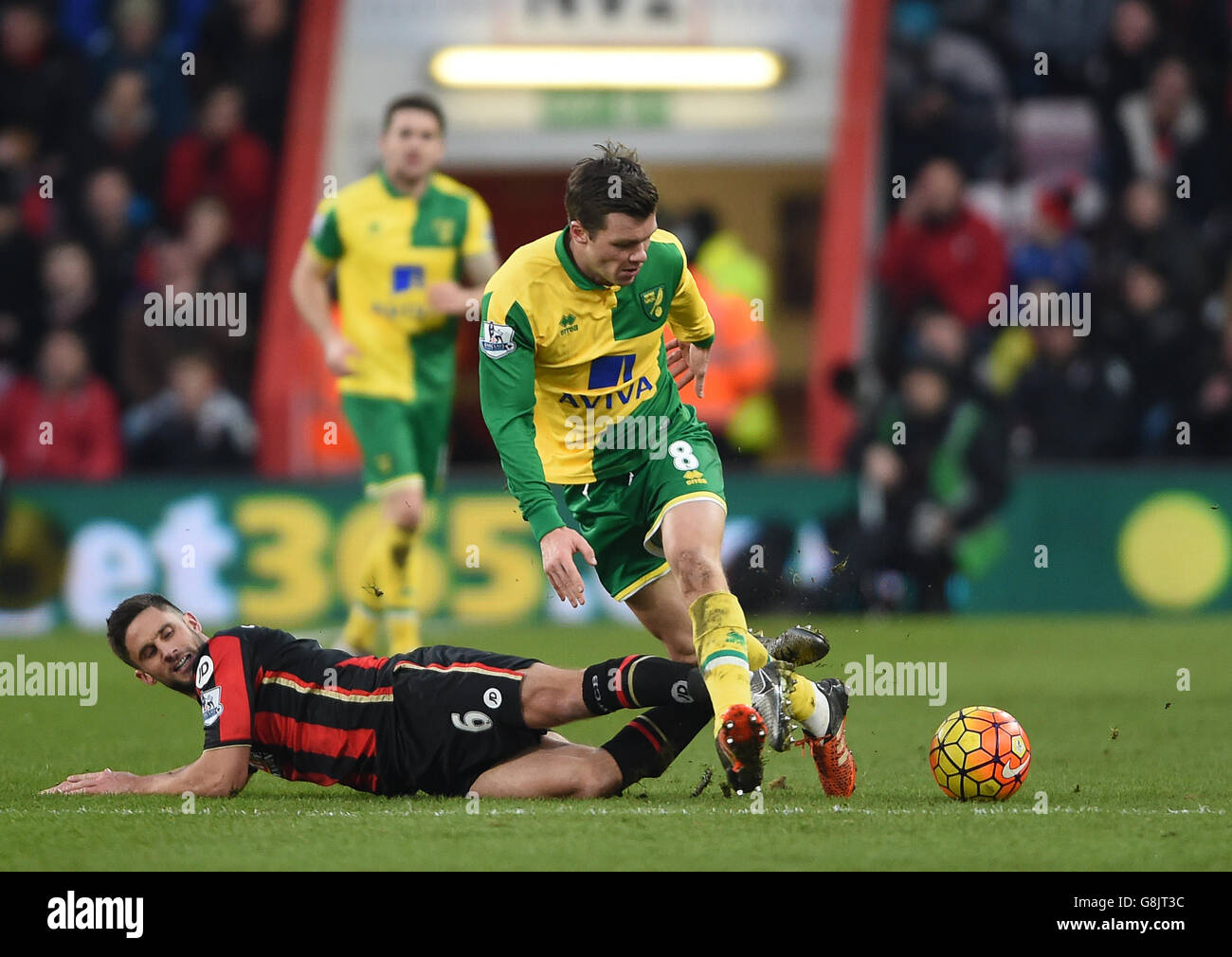 AFC Bournemouth's Andrew Surman (left) and Norwich City's Jonny Howson ...