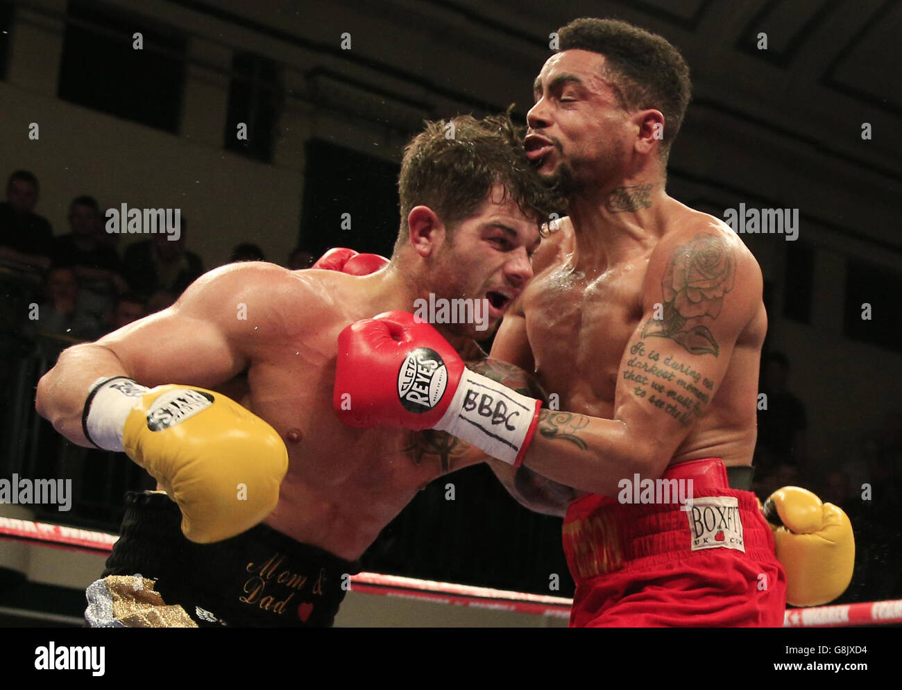 Super welterweight bout york hall hi-res stock photography and images ...