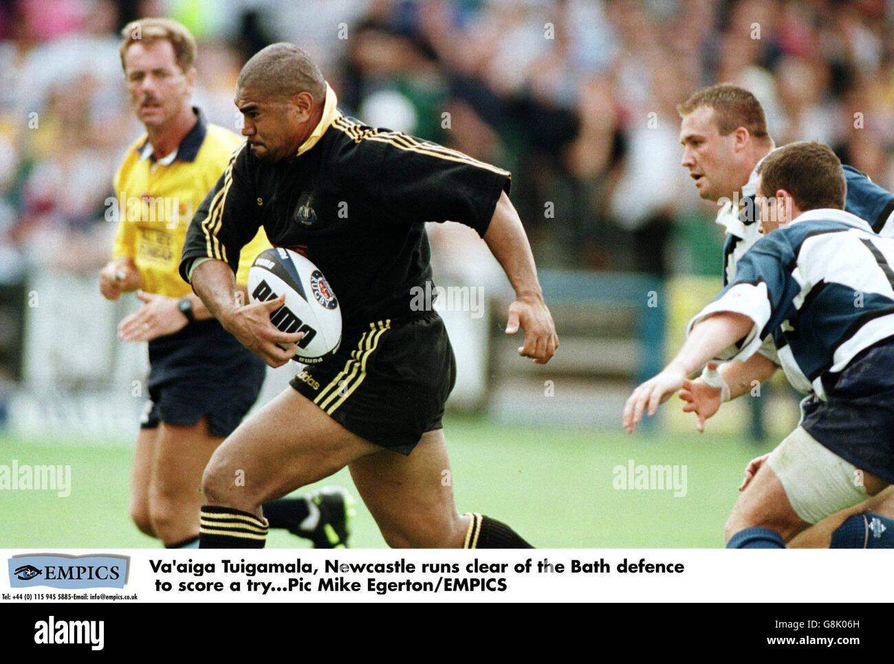 Rugby Union ... Bath v Newcastle Falcons Stock Photo - Alamy