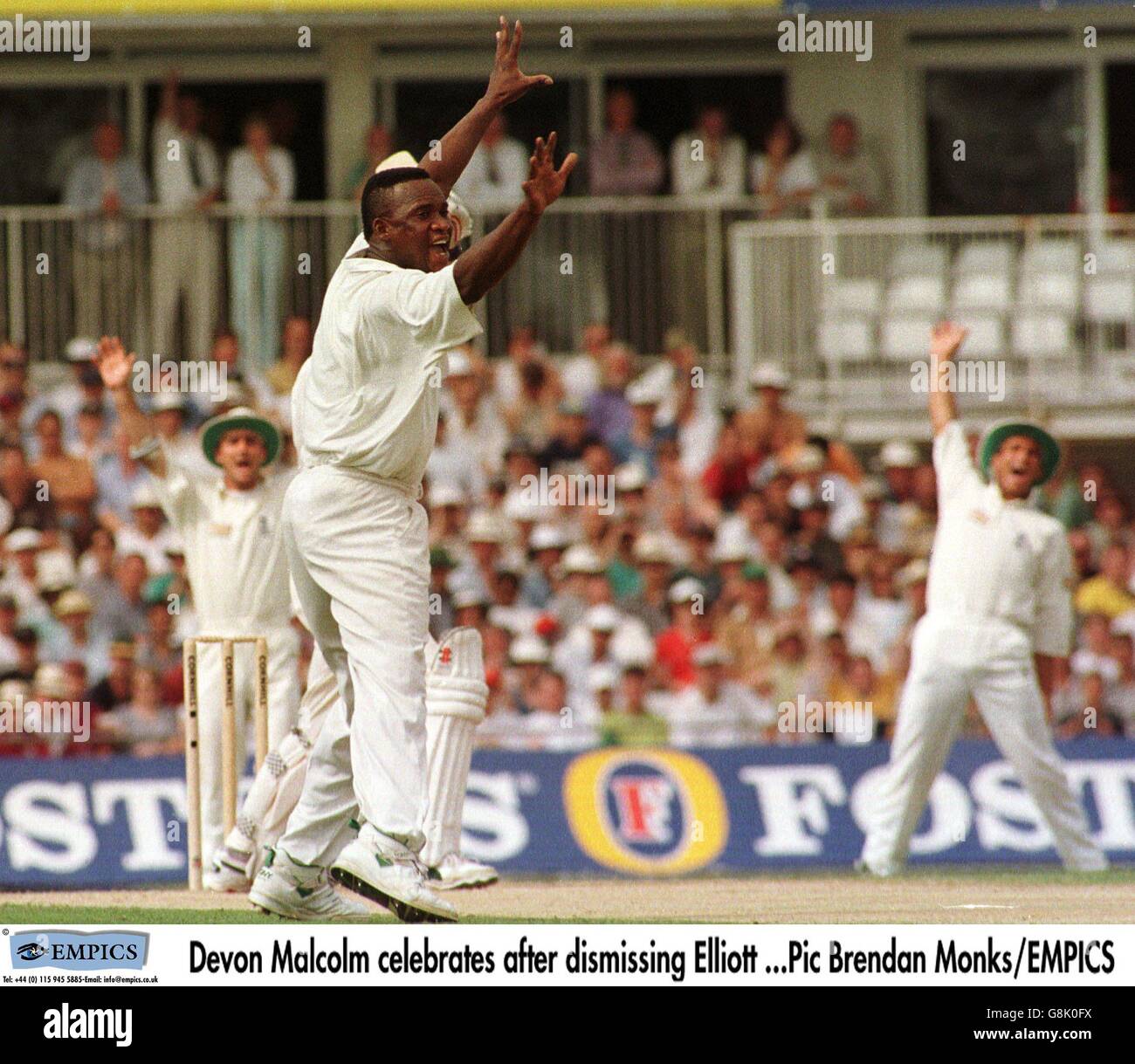 Cricket 6th ashes test match england australia at the oval hi-res stock ...