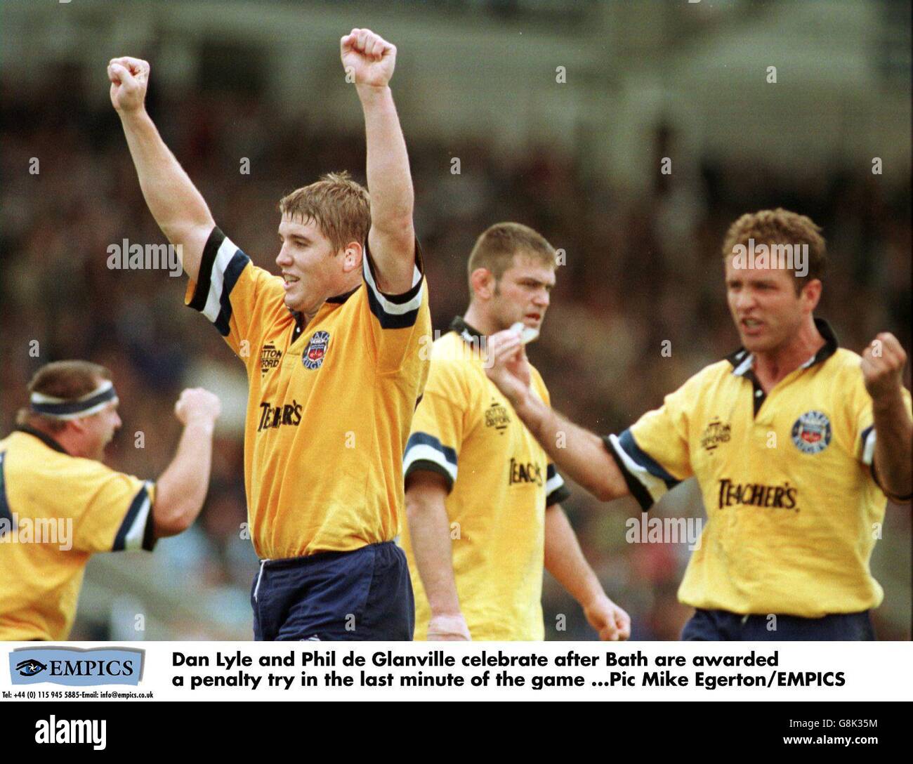 Bath's Dan Lyle (left) and Phil de Glanville (right) celebrate after ...