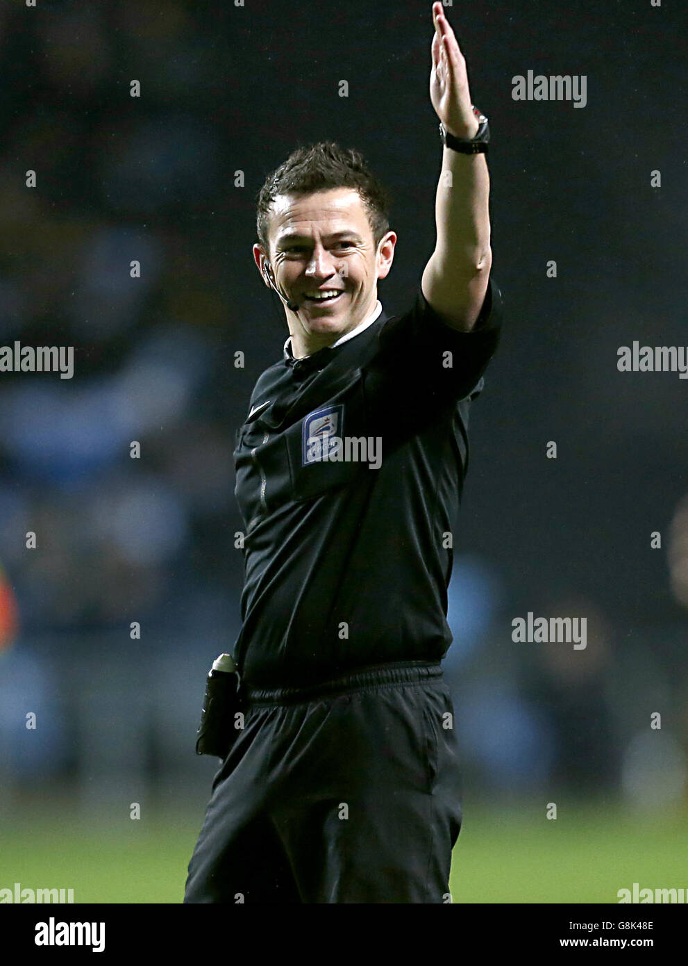 Referee tony harrington hi-res stock photography and images - Alamy
