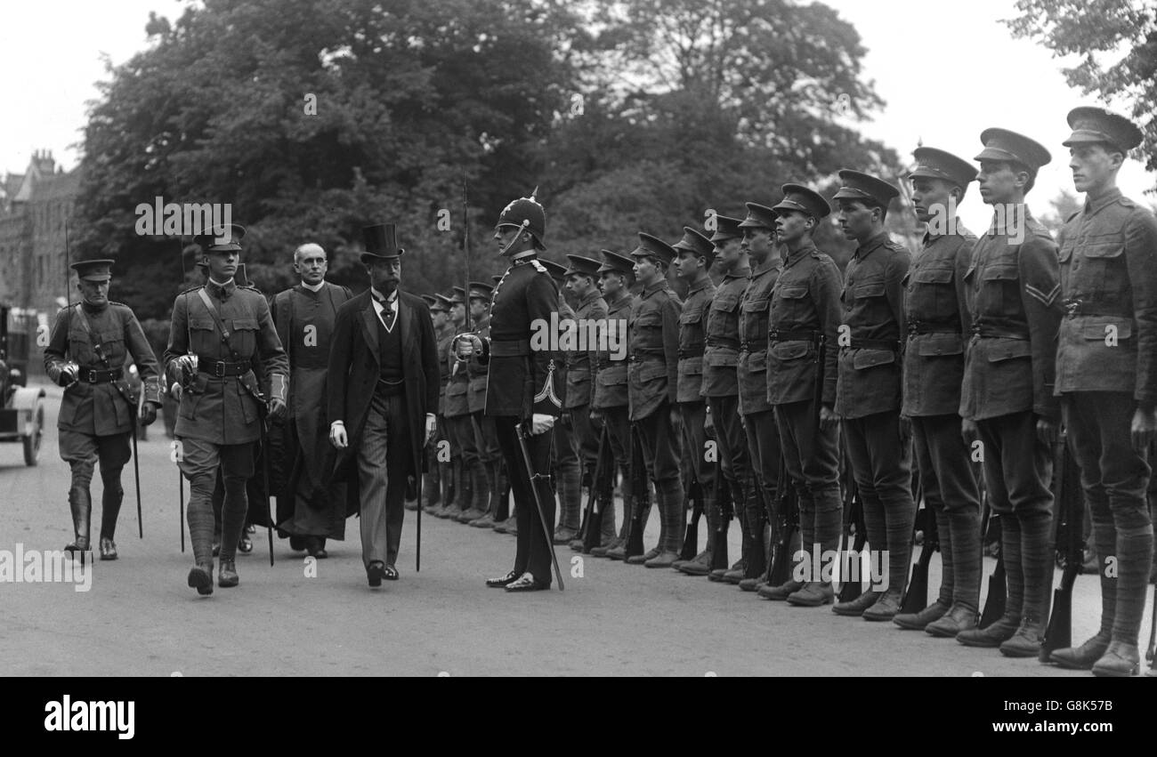 King George V - Guard of Honour - Harrow - 1912 Stock Photo - Alamy