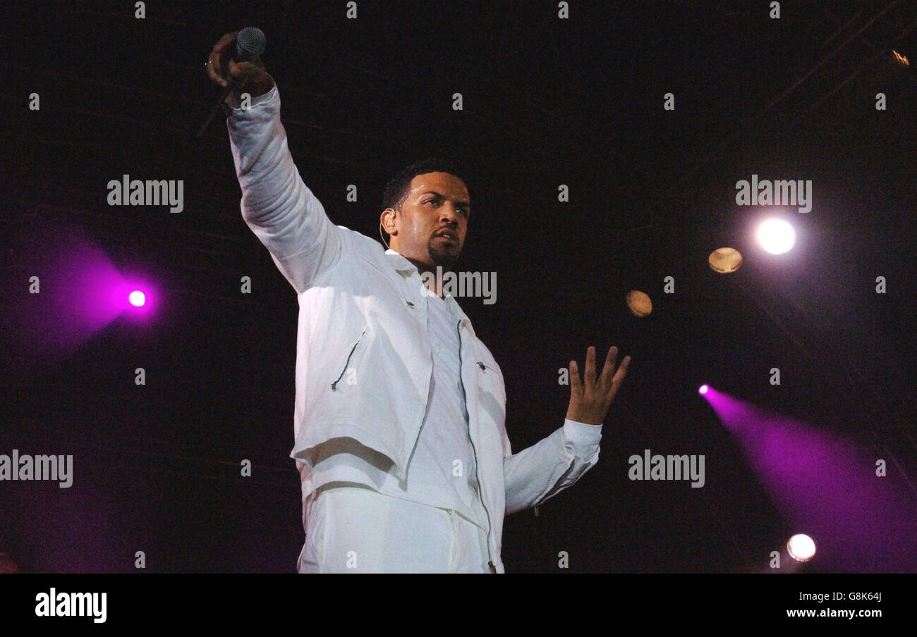 Singer craig david performs hi-res stock photography and images - Alamy