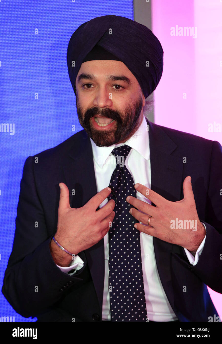 Announcement of boat race sponsorship hi-res stock photography and ...