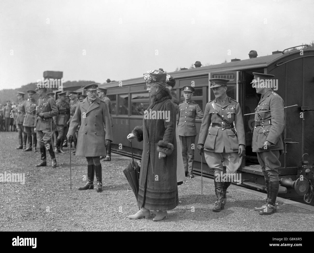 King george queen mary arriving woolmer forest on visit aldershot hi ...
