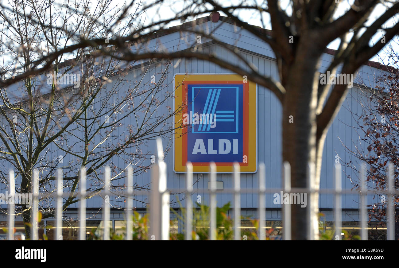 General view of an Aldi store on the Old Kent Road in London Stock ...