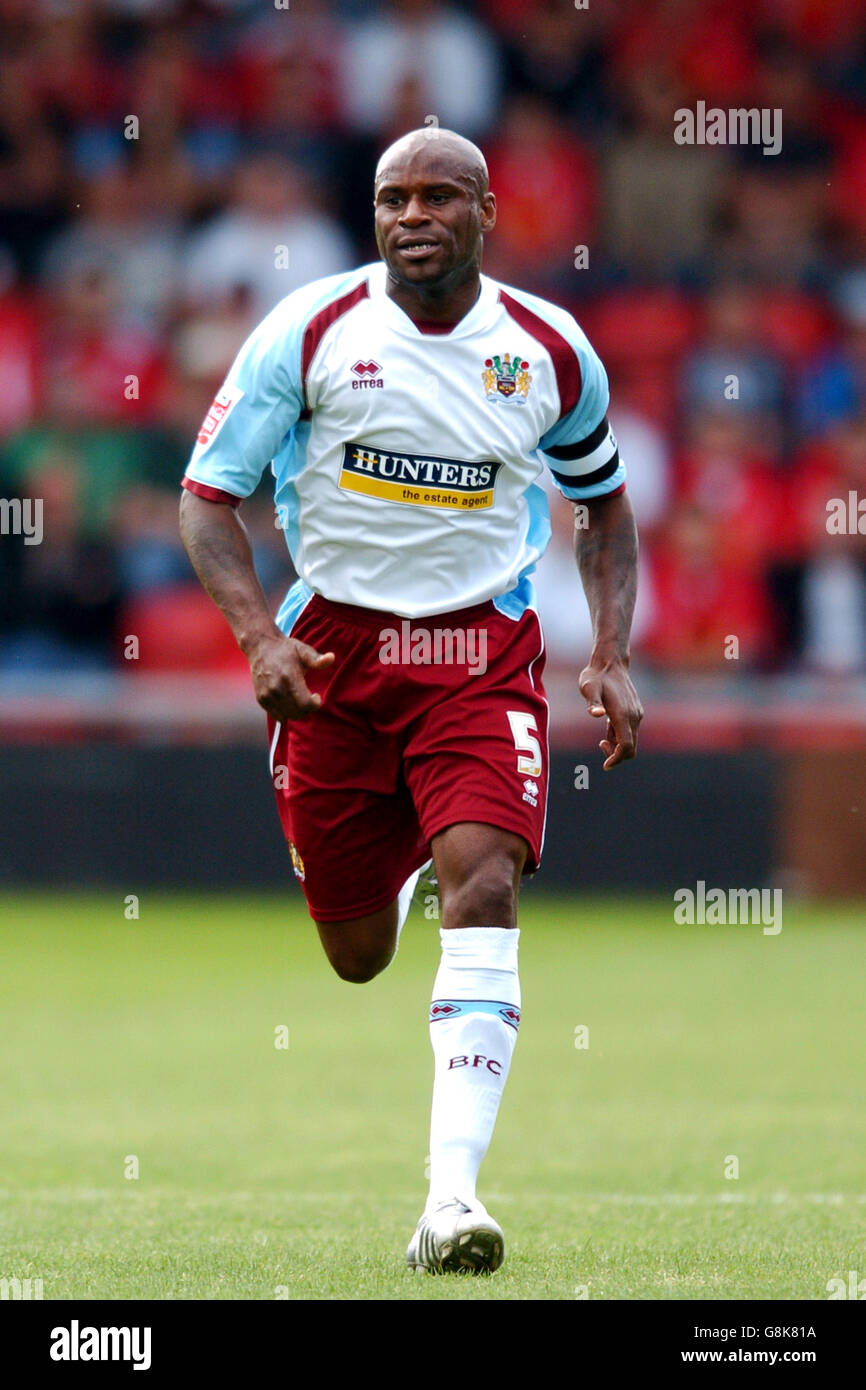 Soccer - Coca-Cola Football League Championship - Crewe Alexandra v Burnley - Gresty Road. Frank ...