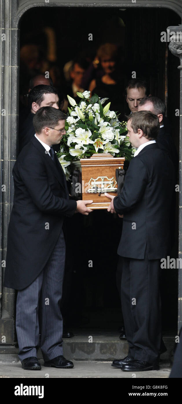 Robin Cook Funeral - St Giles Cathedral Stock Photo - Alamy