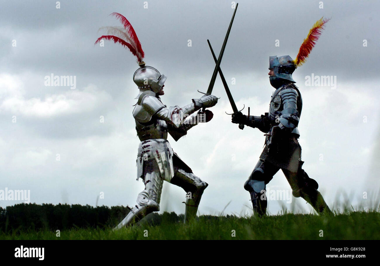 Knights helmet and feathers hi-res stock photography and images - Alamy