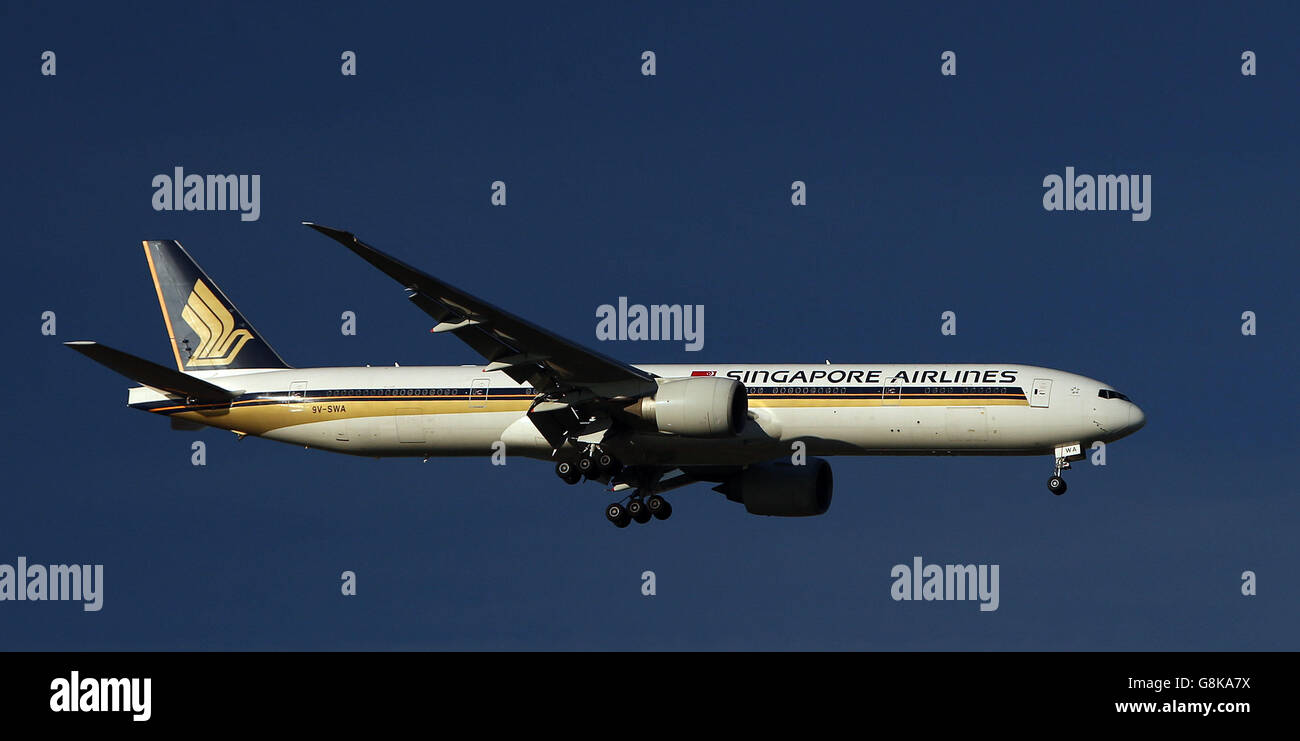 Plane Stock - Heathrow Airport Stock Photo - Alamy