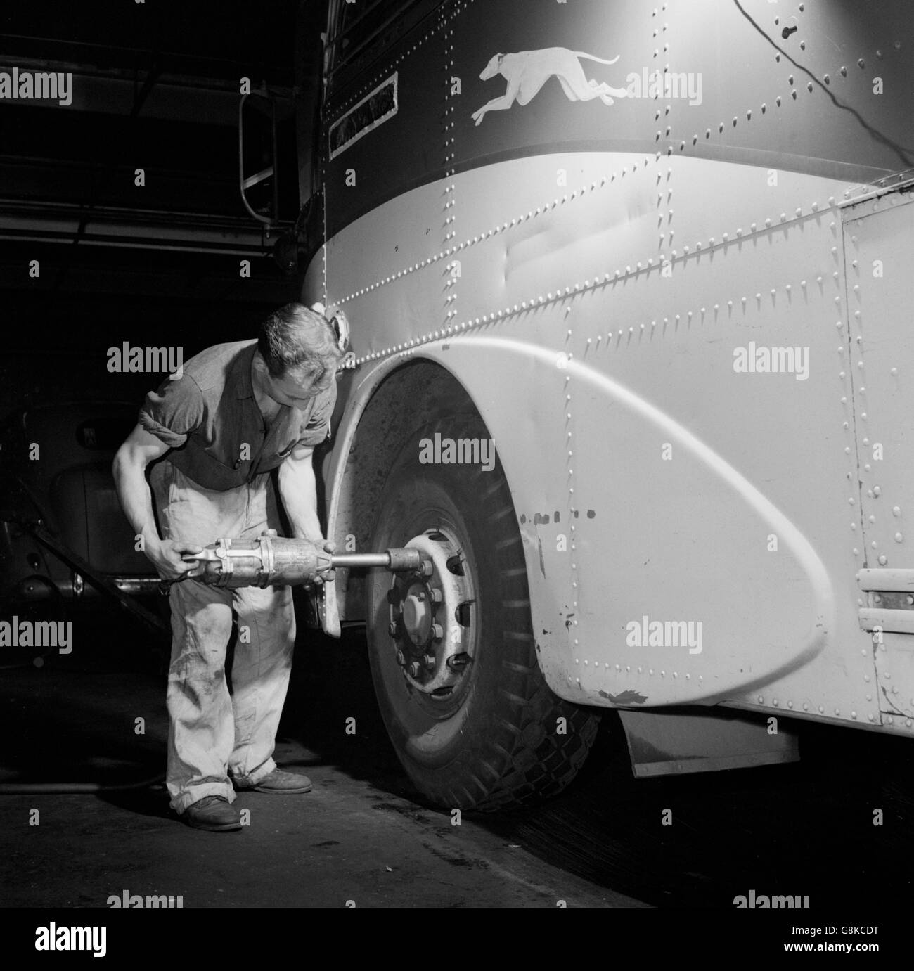 Greyhound bus 1940s hi-res stock photography and images - Alamy