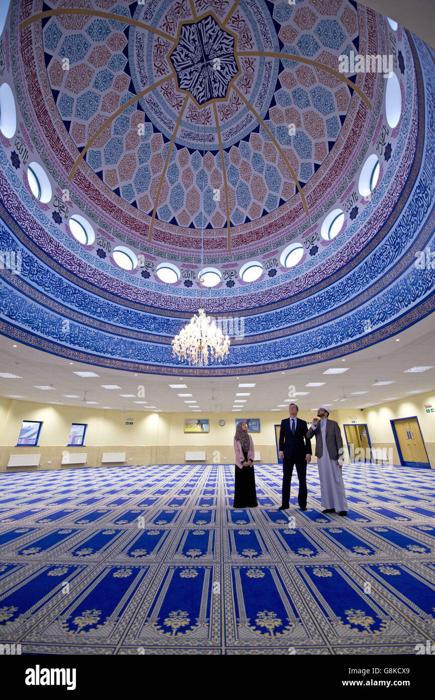 Leeds mosques hi-res stock photography and images - Alamy