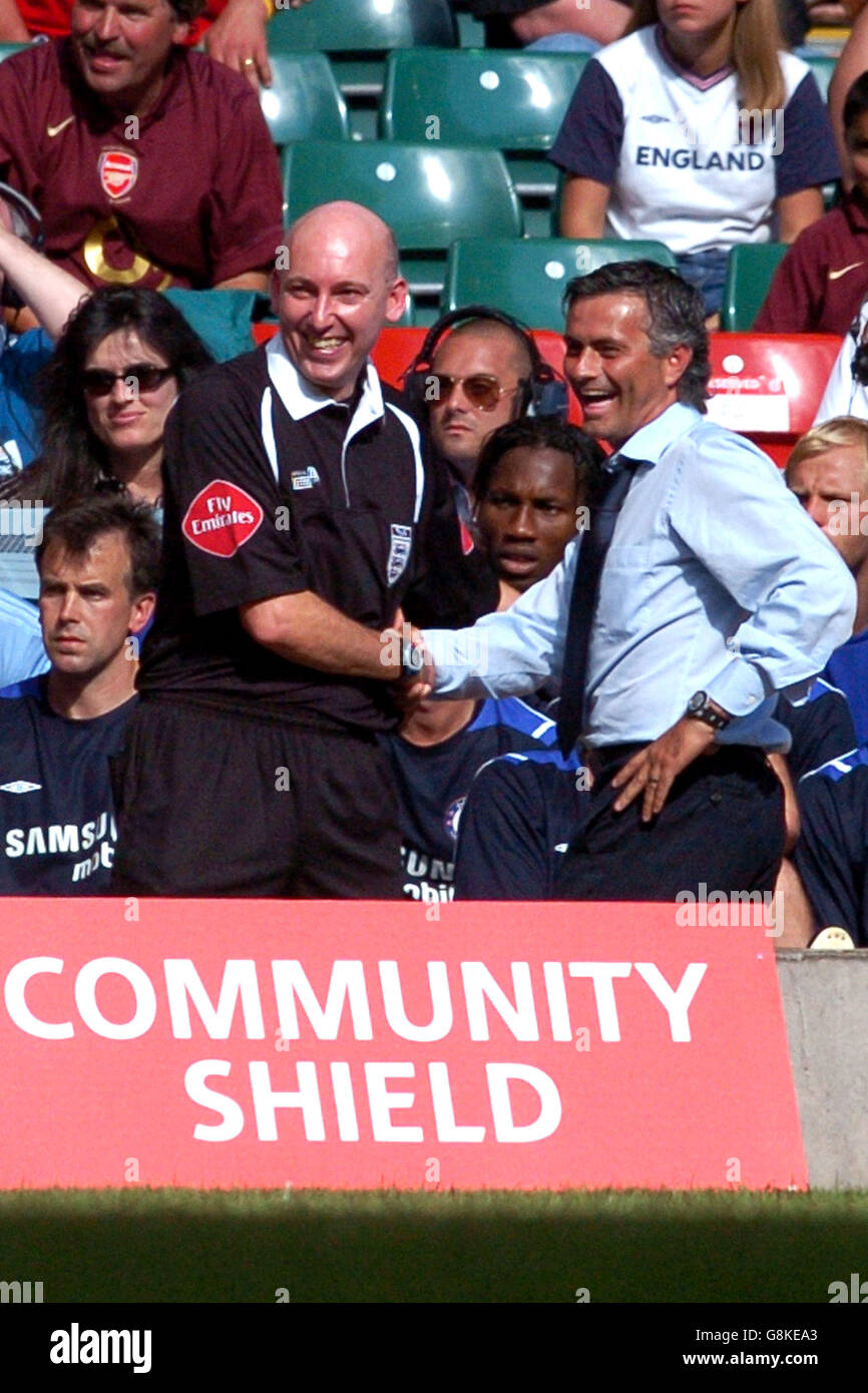 Sport football hand shake hi-res stock photography and images - Alamy