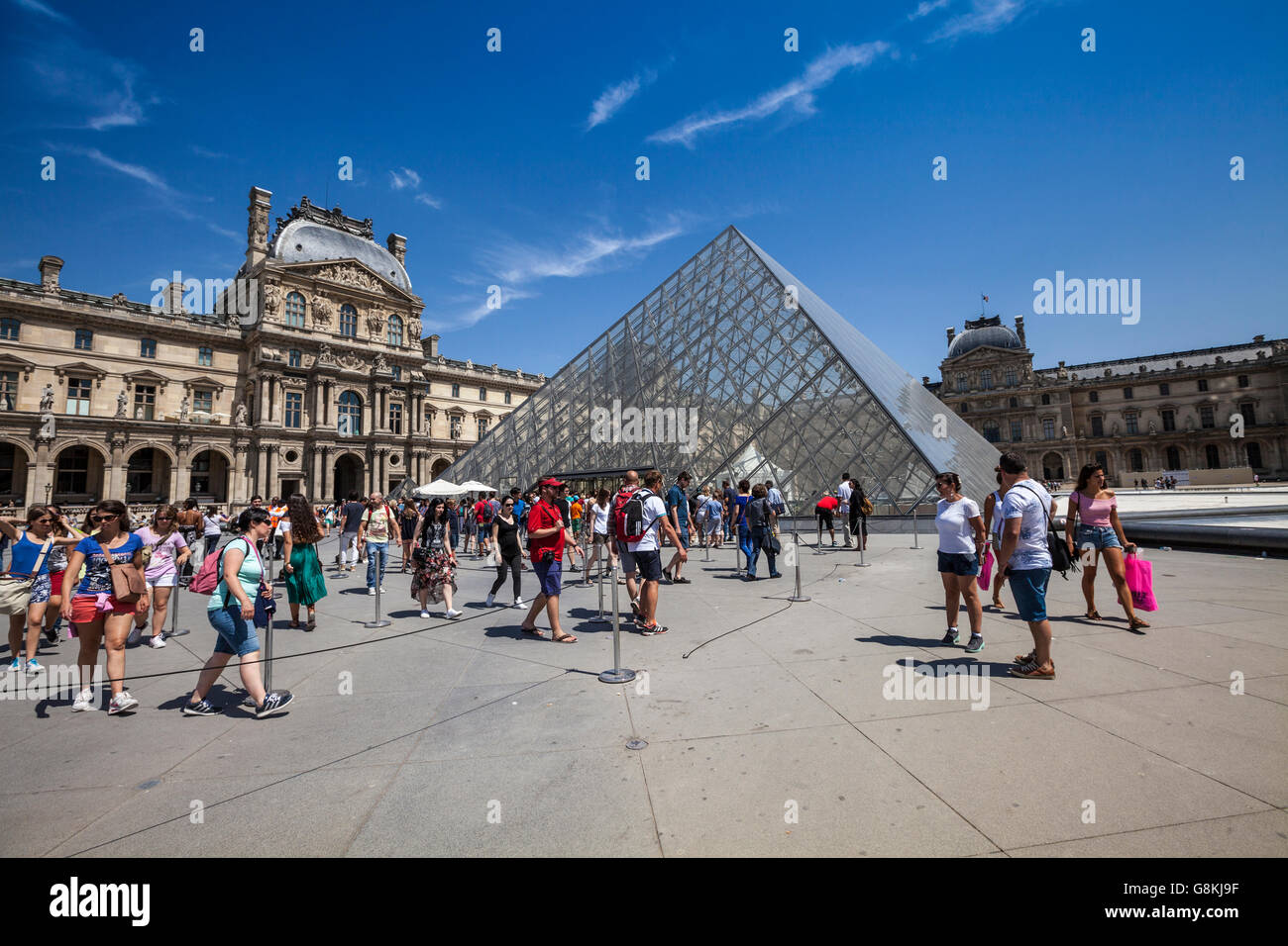Louvre piramid hi-res stock photography and images - Alamy
