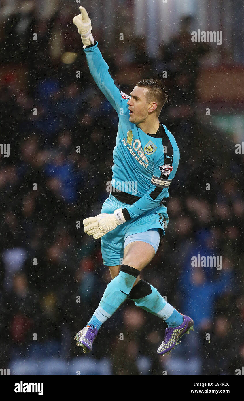 Burnleys captain goalkeeper tom celebrates the goal against hull city ...