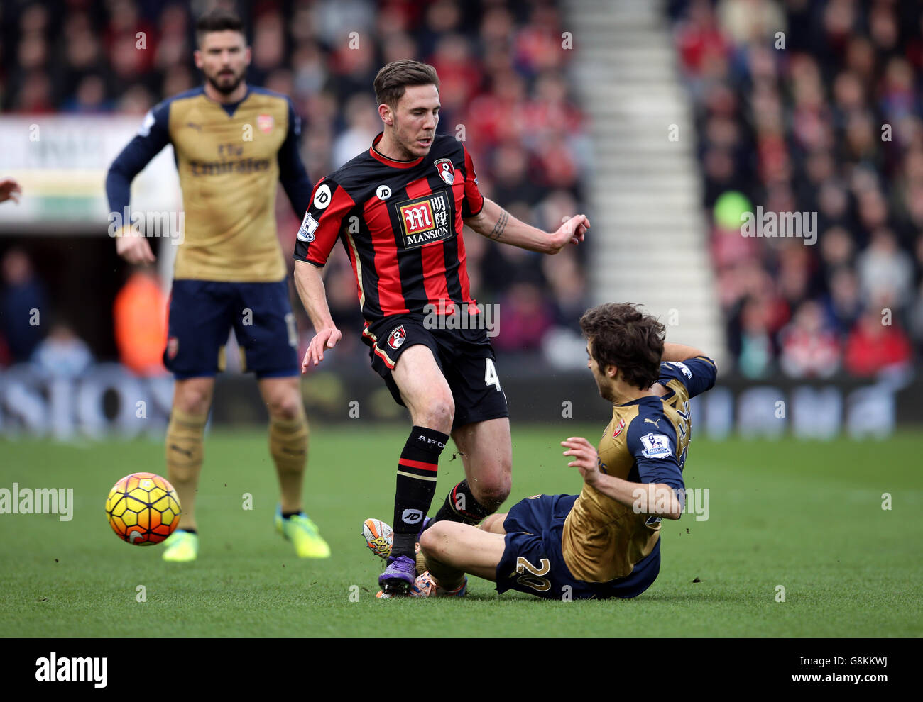 Soccer football two foot footed hi-res stock photography and images - Alamy