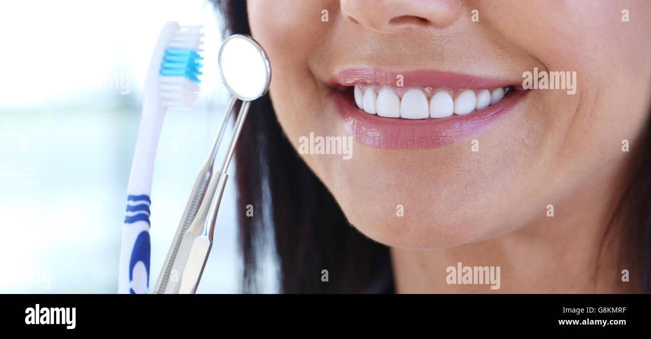 White teeth hi-res stock photography and images - Alamy