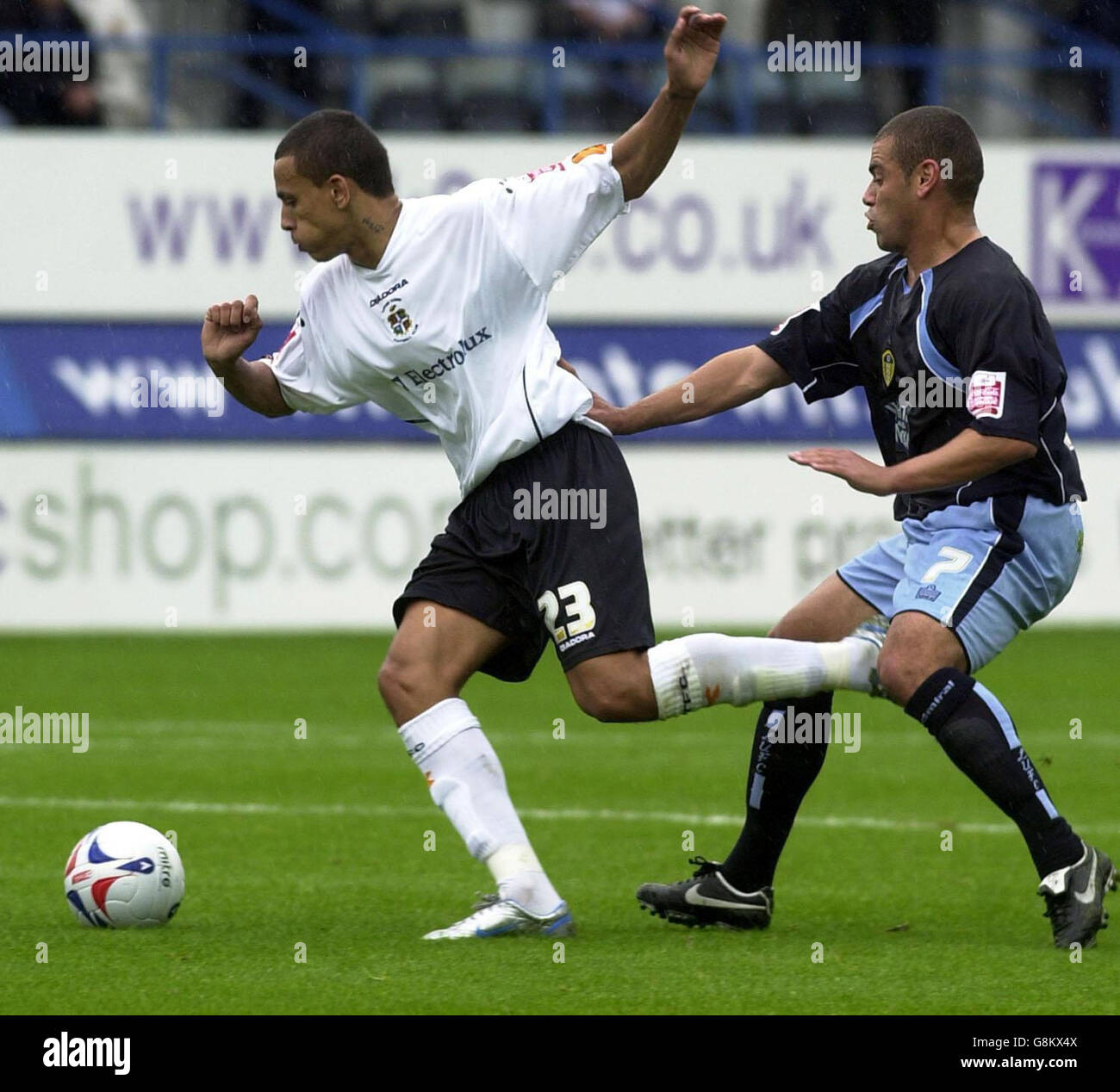 Luton towns dean battles with leeds uniteds jermaine wright hi-res ...