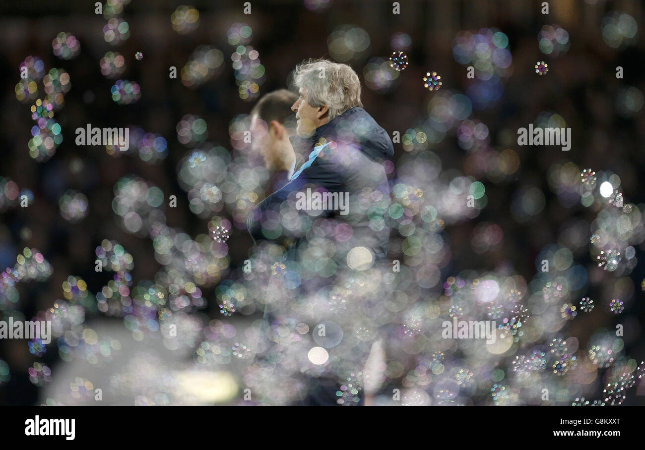 Bubbles at upton park hi-res stock photography and images - Alamy