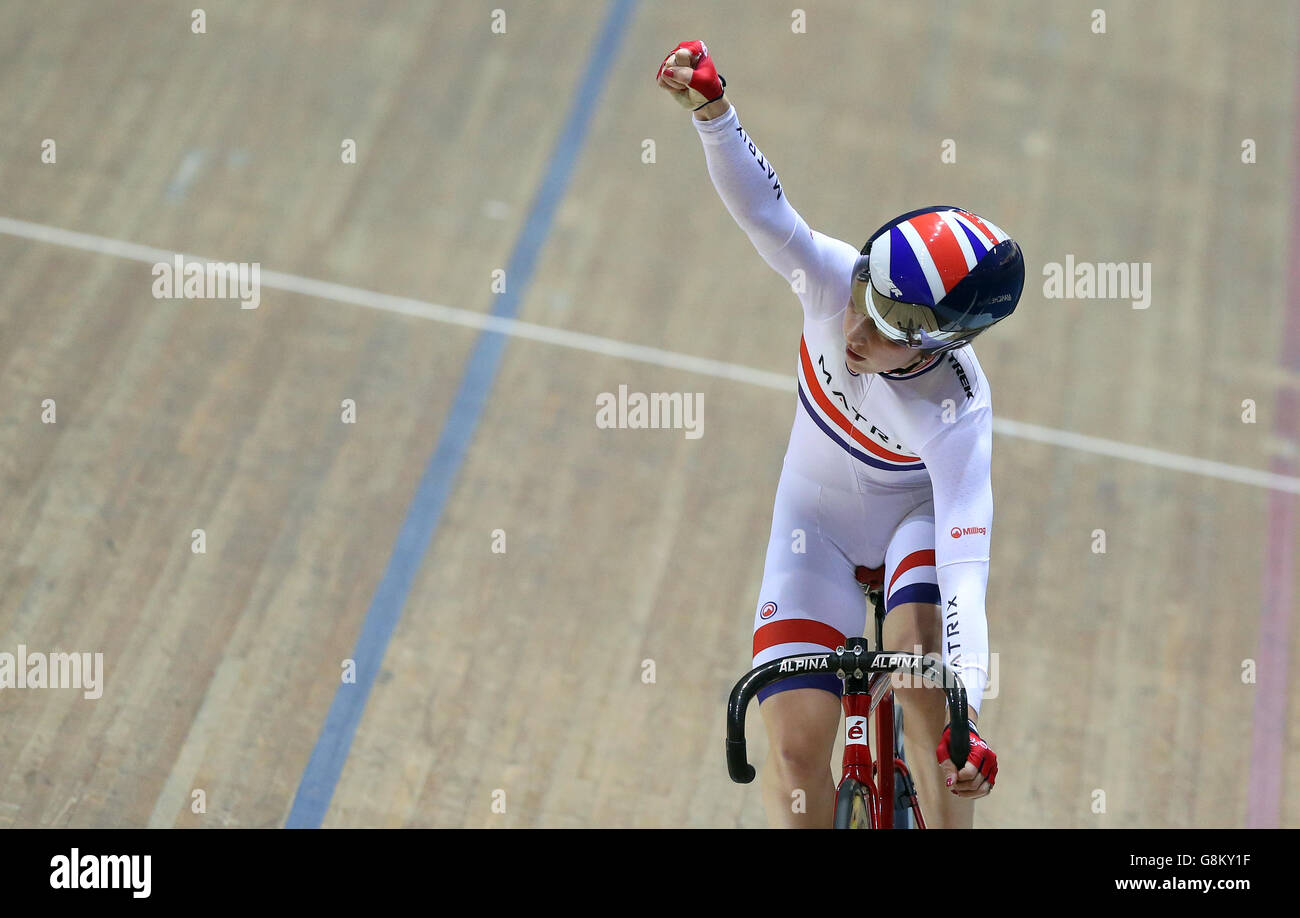 Laura trott celebrates winning womens elimination race hi-res stock ...
