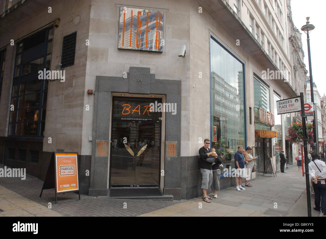 Tiger bar hi-res stock photography and images - Alamy