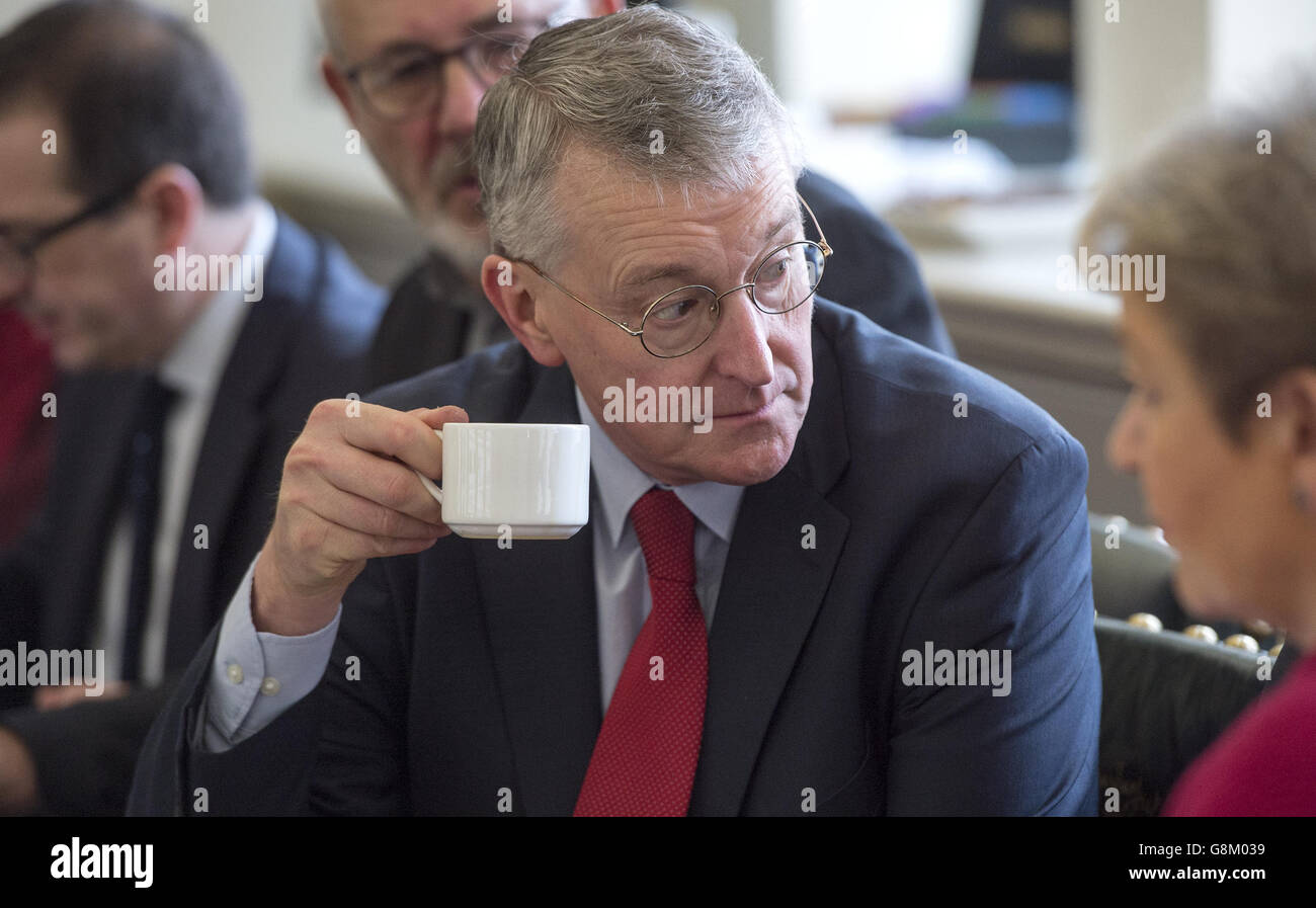 Shadow cabinet meeting Stock Photo - Alamy