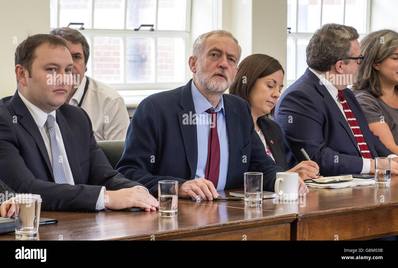 Shadow cabinet meeting Stock Photo - Alamy
