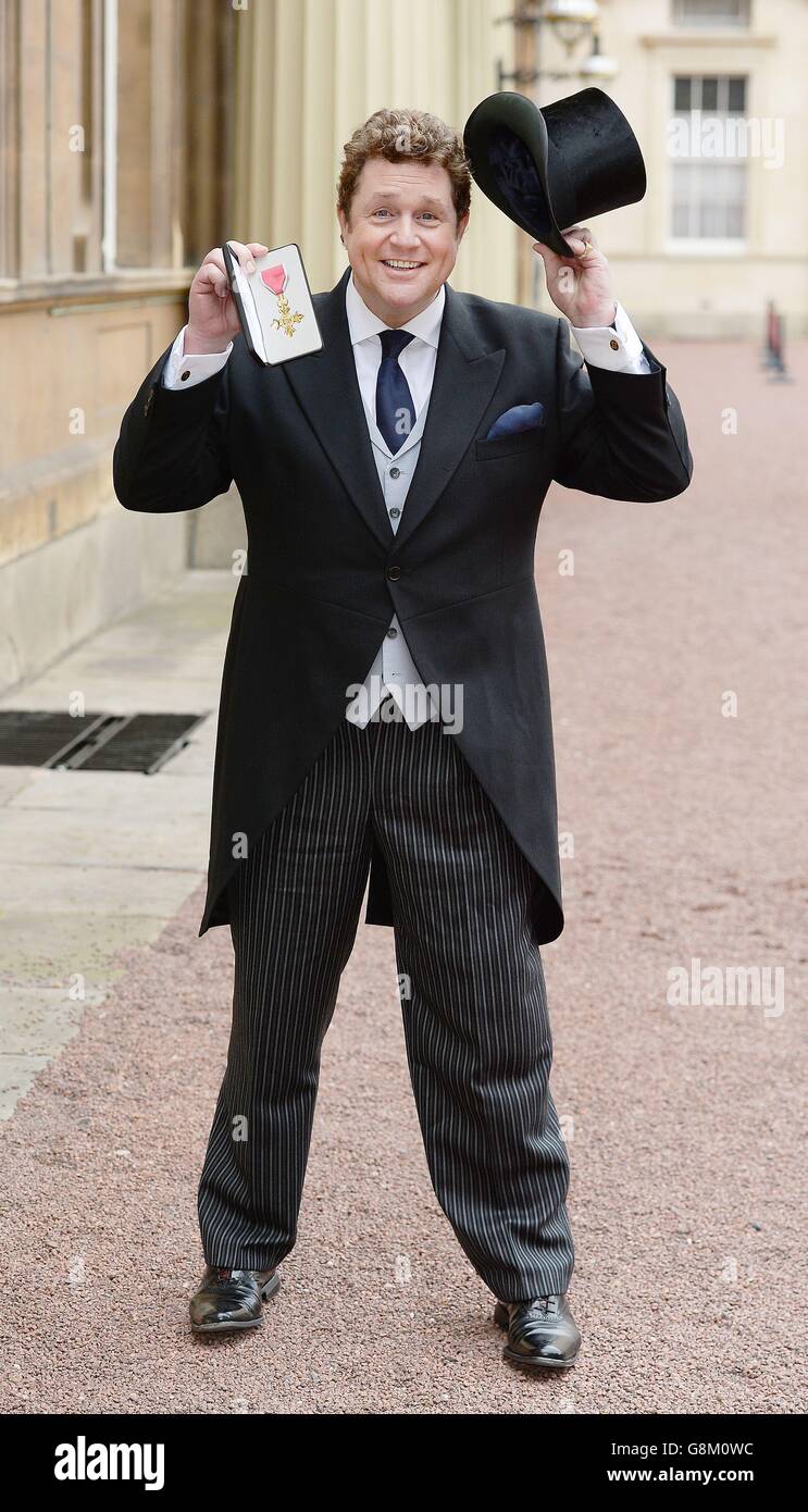 Michael Ball with his Officer of the Order of the British Empire (OBE ...